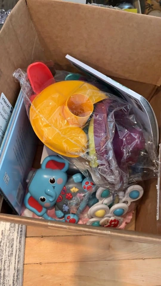 LOT of baby/kitchen/womens items NEW | Karrot