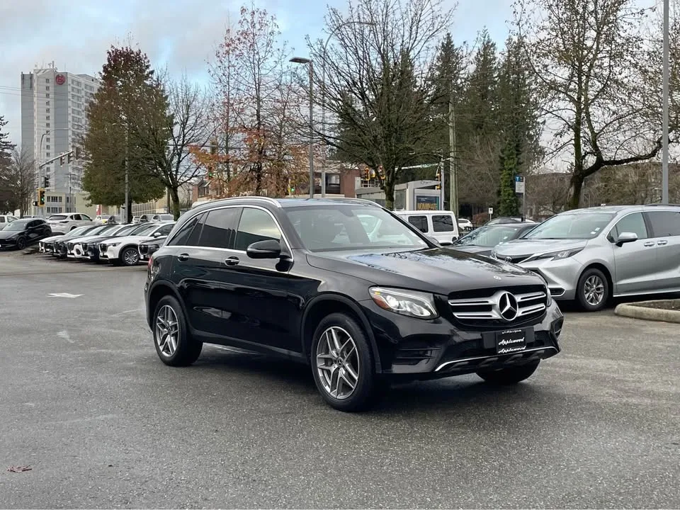 2019 Mercedes-Benz GLC 300 | Karrot