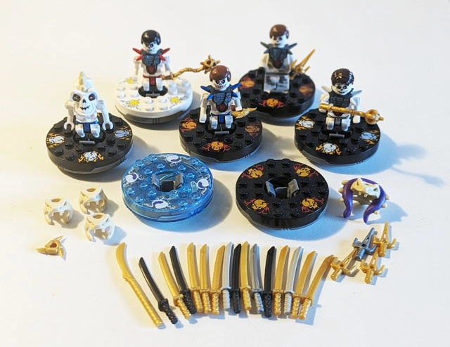LEGO - Mini Figures - Ninjago - 5 Mini Figures, Spinners & Acces | Karrot
