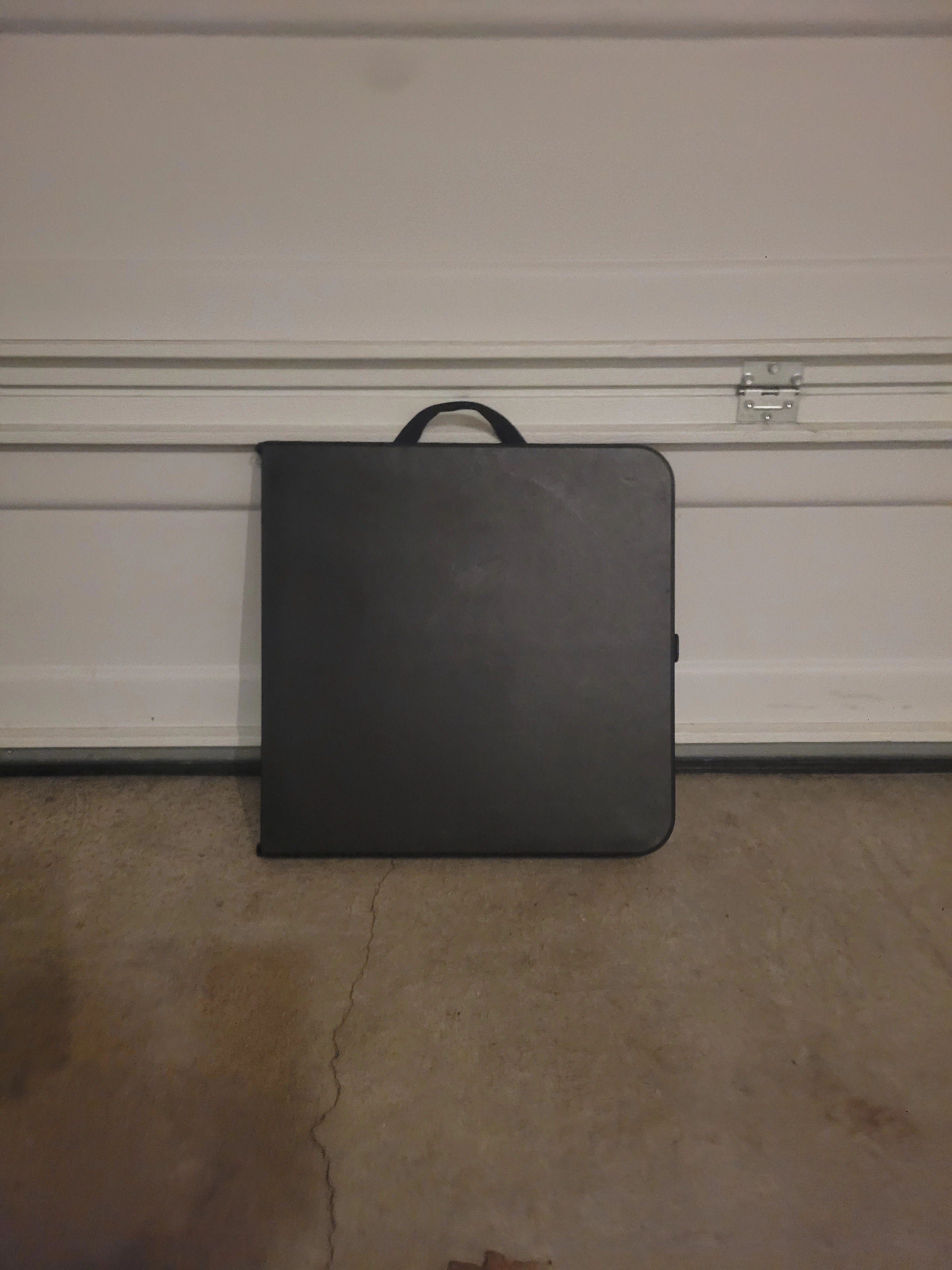 Portable Folding Table – Compact & Easy to Carry | Karrot