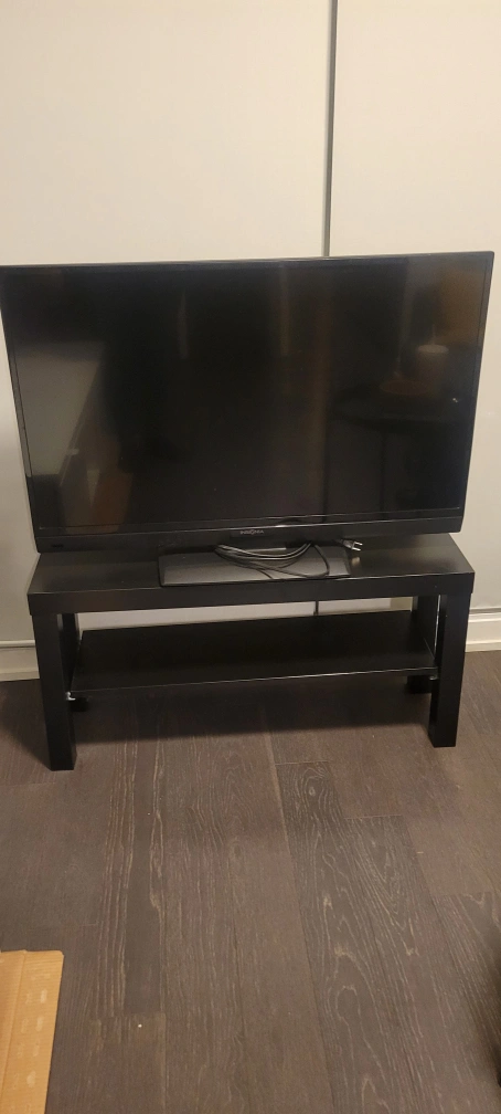 Insignia 39 inch TV | Karrot