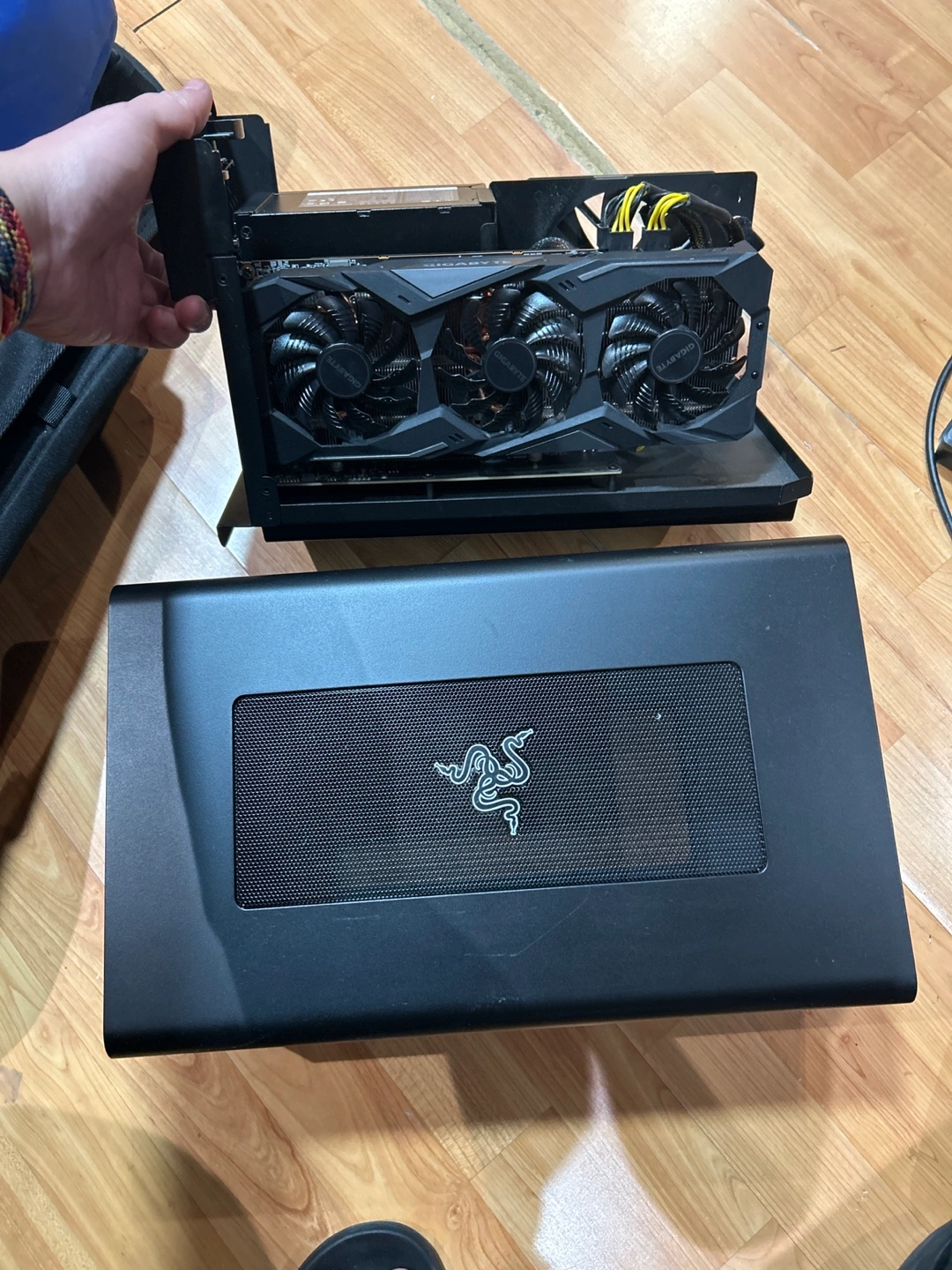Razer Core X Chroma eGPU Enclosure + AMD 5700XT | Karrot