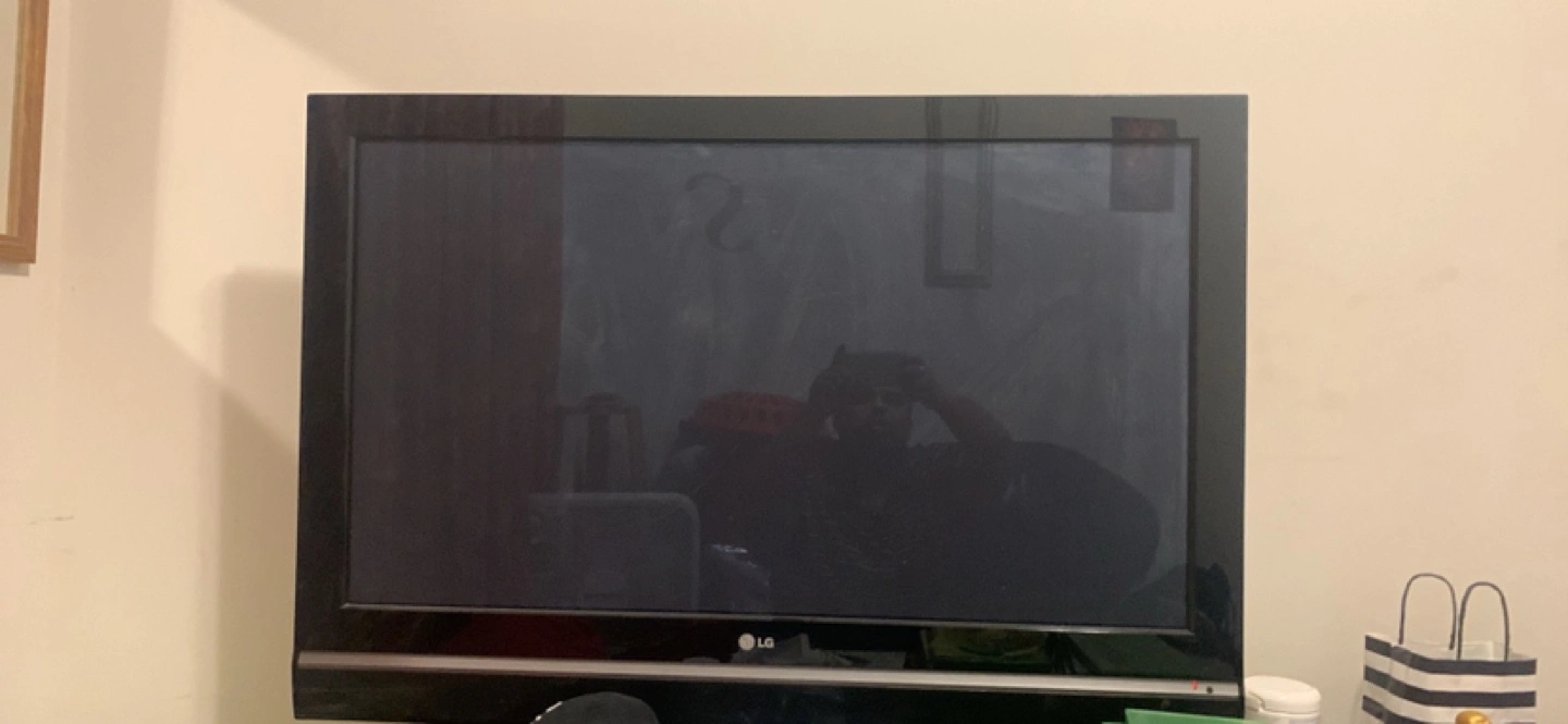 LG Flat Screen TV | Karrot