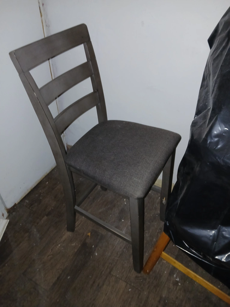 4 Gray Kitchen Chairs | Karrot