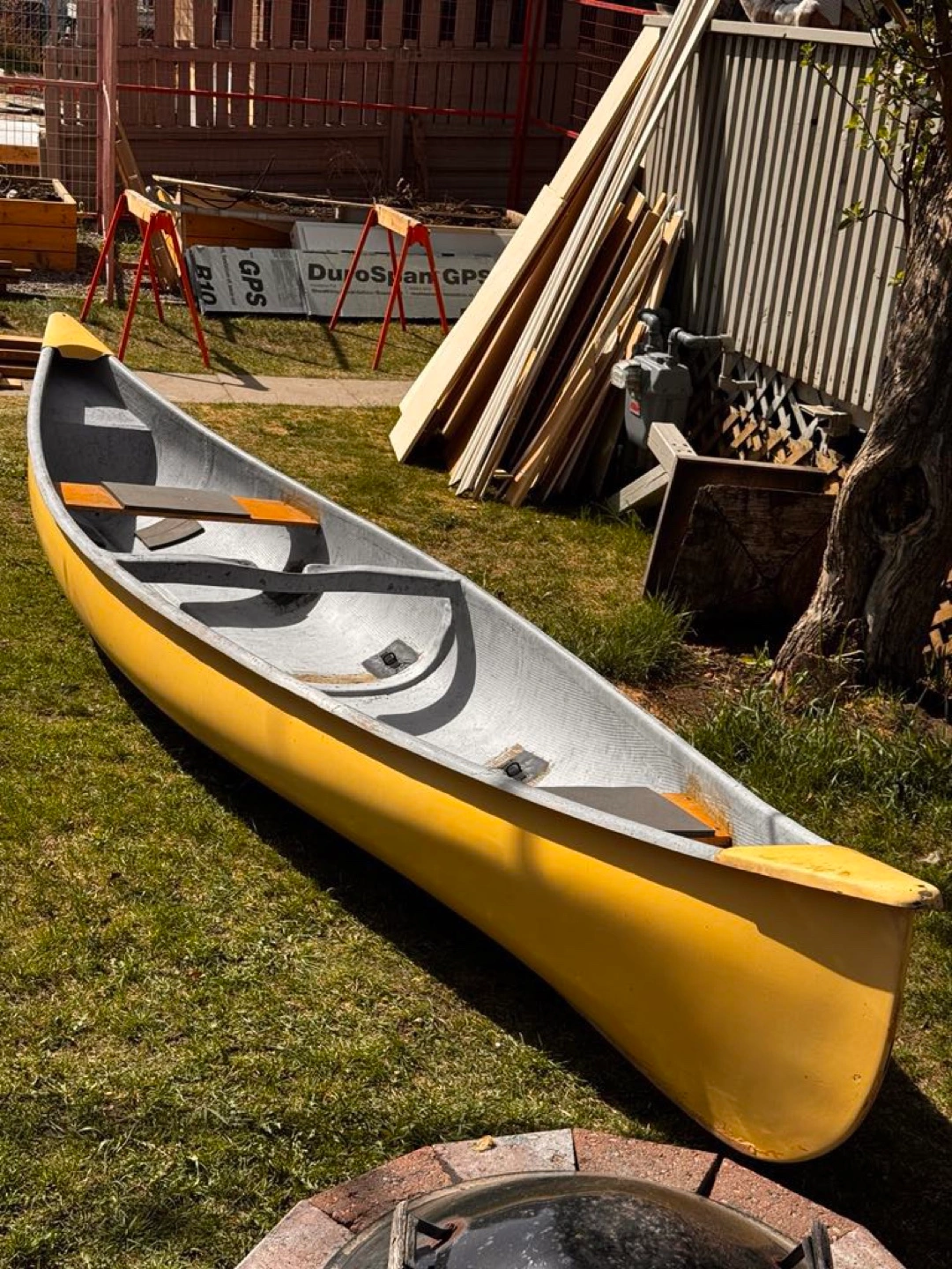 16 ‘ Frontiersman fibreglass Canoe .($550) | Karrot