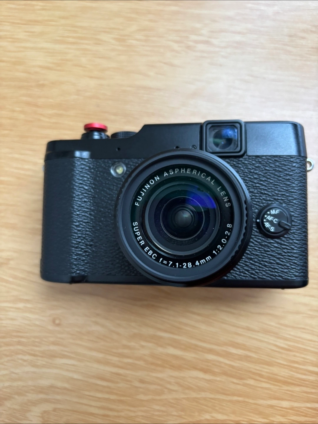Fujifilm X10 Camera with Leather Case | Karrot