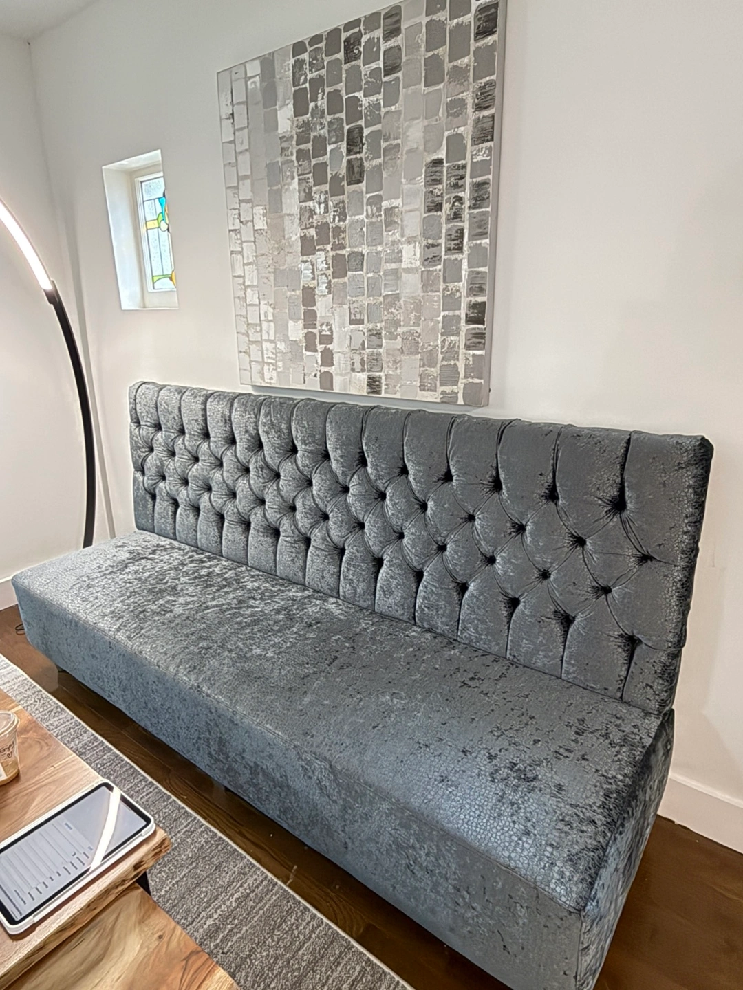 Custom-made Velvet Banquette-Couch | Karrot