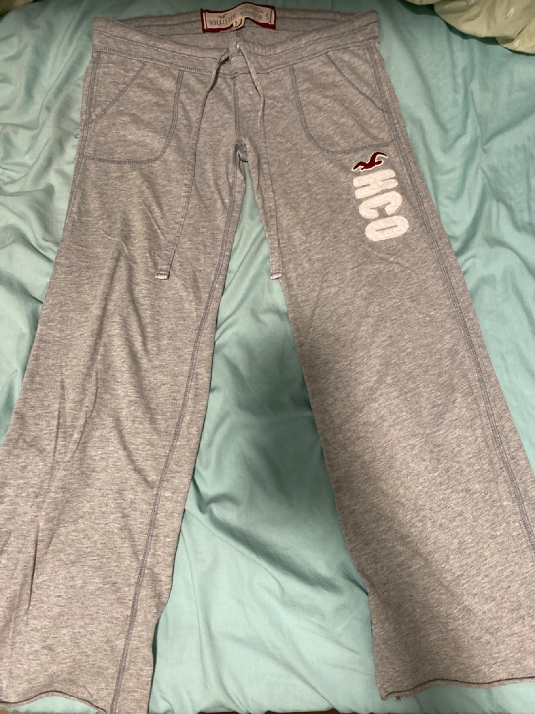 Vintage 2000s Low Rise Hollister Grey Sweatpants | Karrot