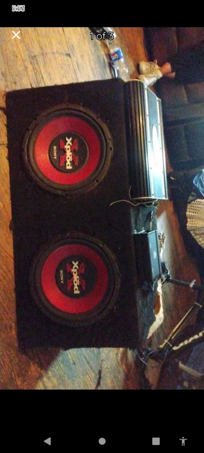 Used Dual 12" Subwoofer Box with Amplifier | Karrot