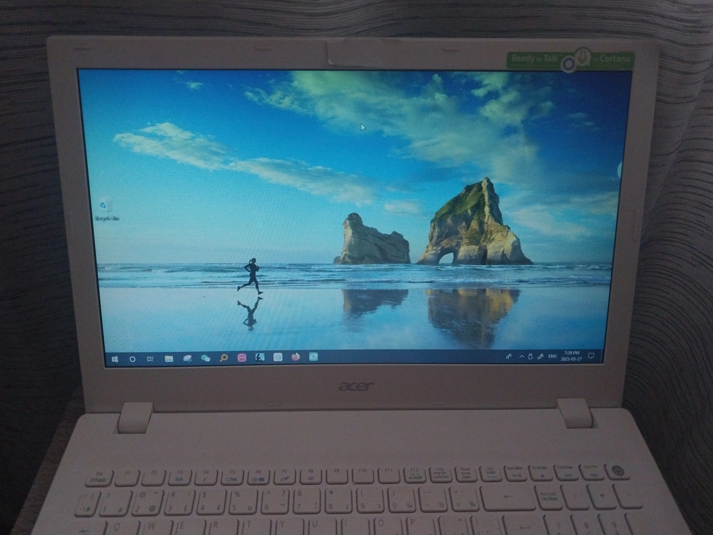 White Acer Laptop Storage 1TB | Karrot