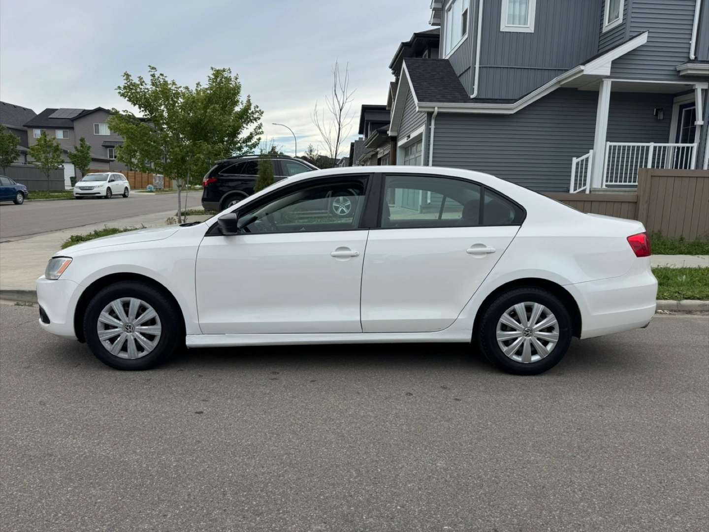 2013 White Volkswagen Jetta | Karrot