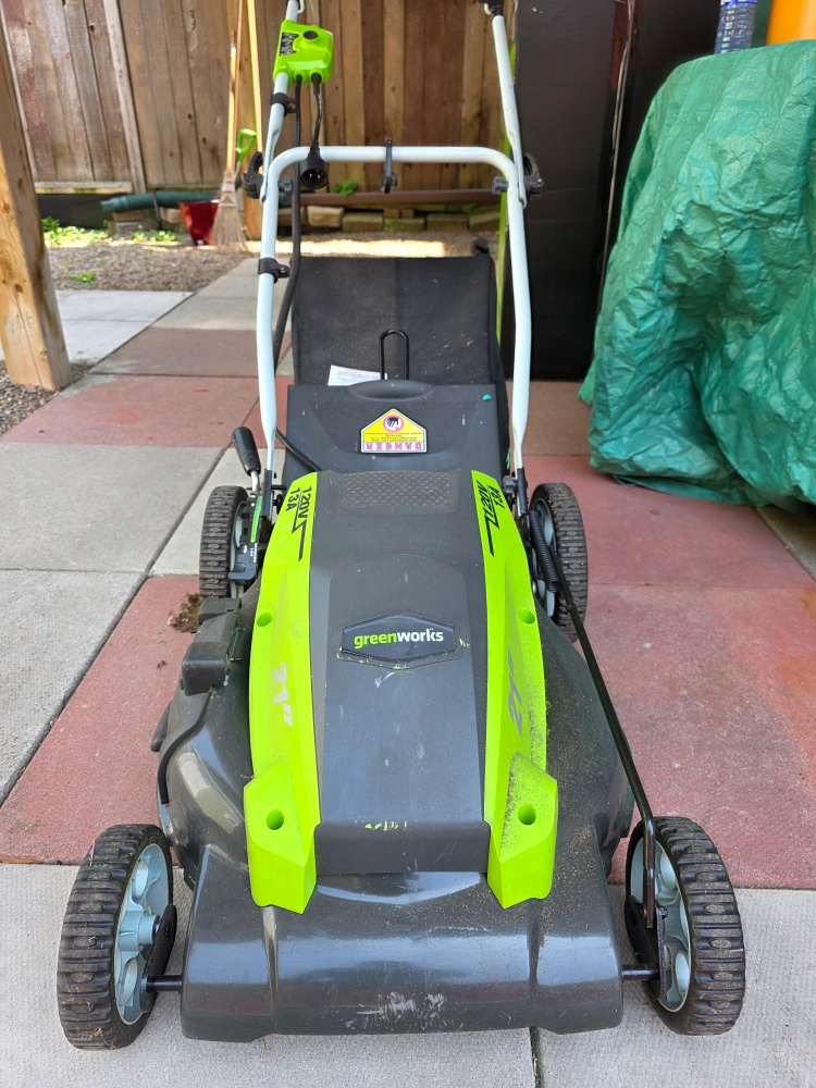 Greenworks 21" 120V Cord Lawn Mower | Karrot