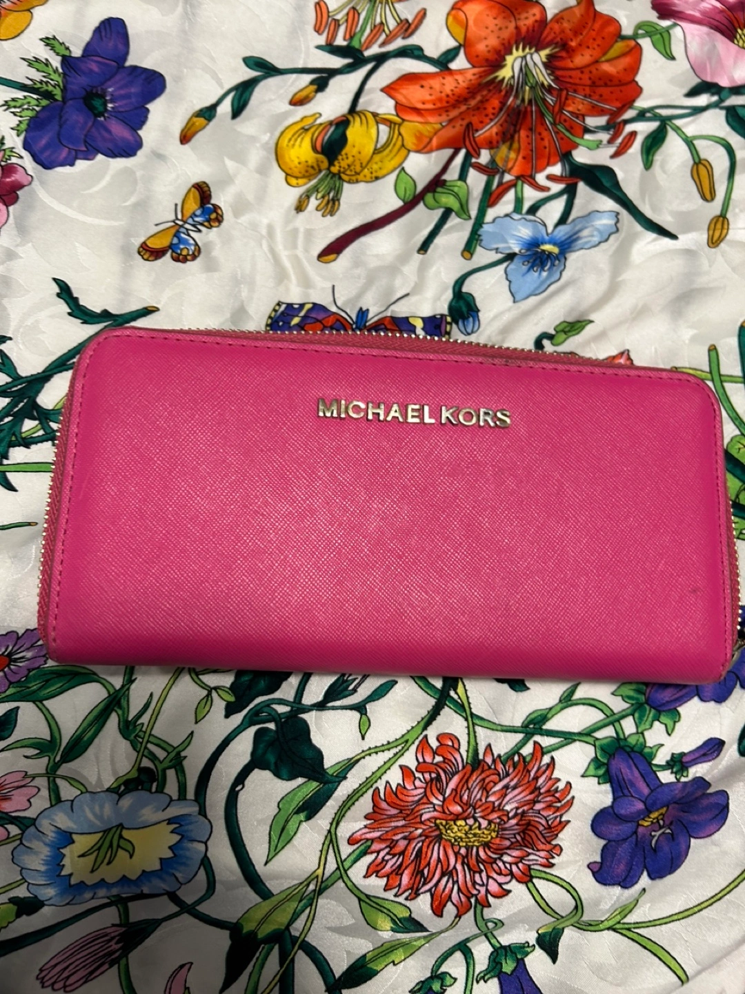 Michael Kors Pink Wallet | Karrot