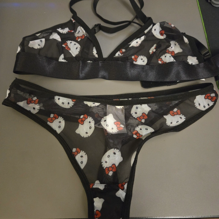 Hello Kitty Lingerie Set | Karrot