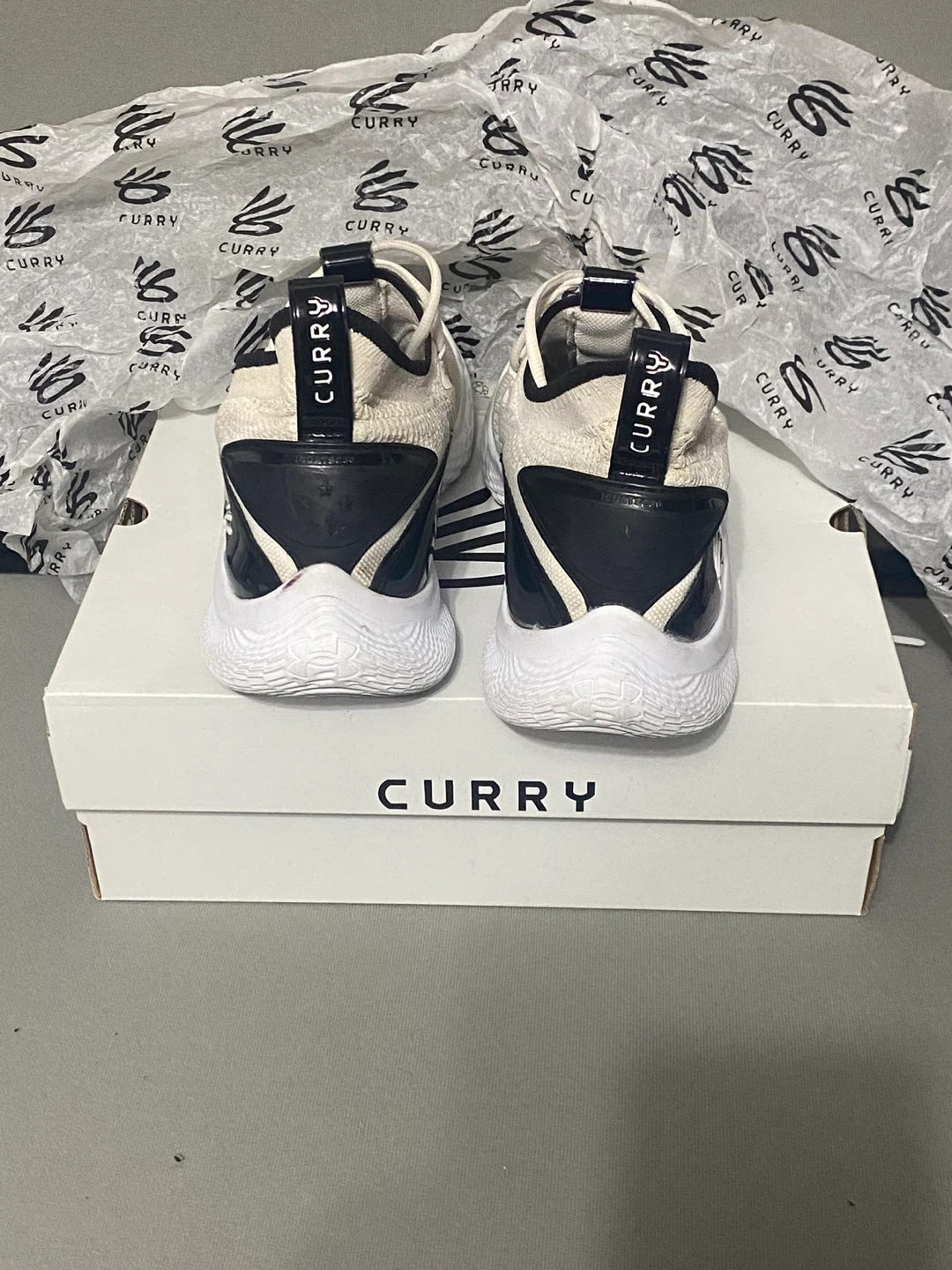 Under Armour Curry Flow 8 basketball shoes W/B | Karrot