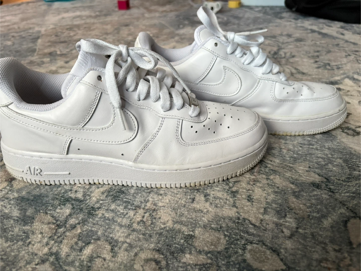 Nike Air Force 1 - White | Karrot