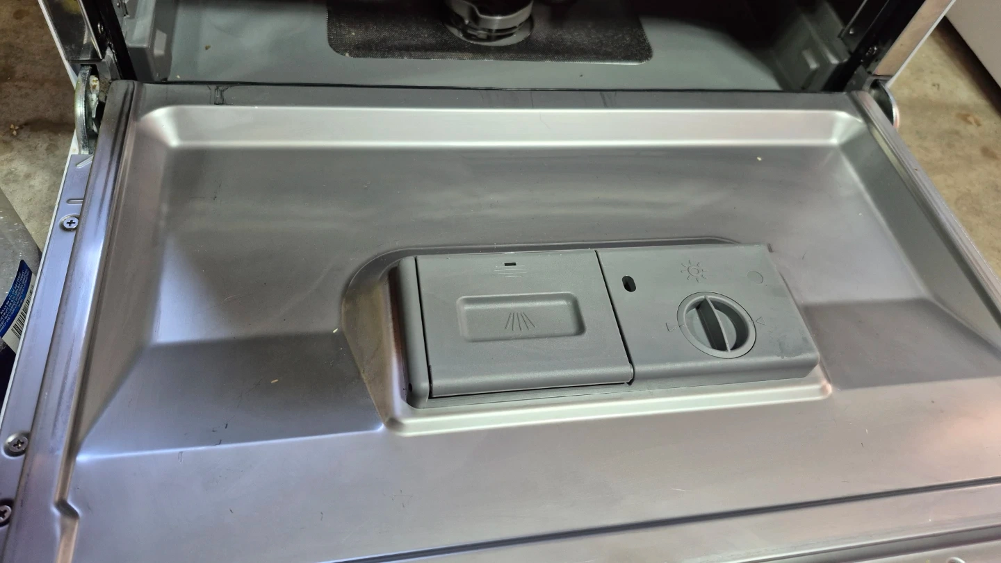 RCA Counter Top Dishwasher RDW3208-B | Karrot