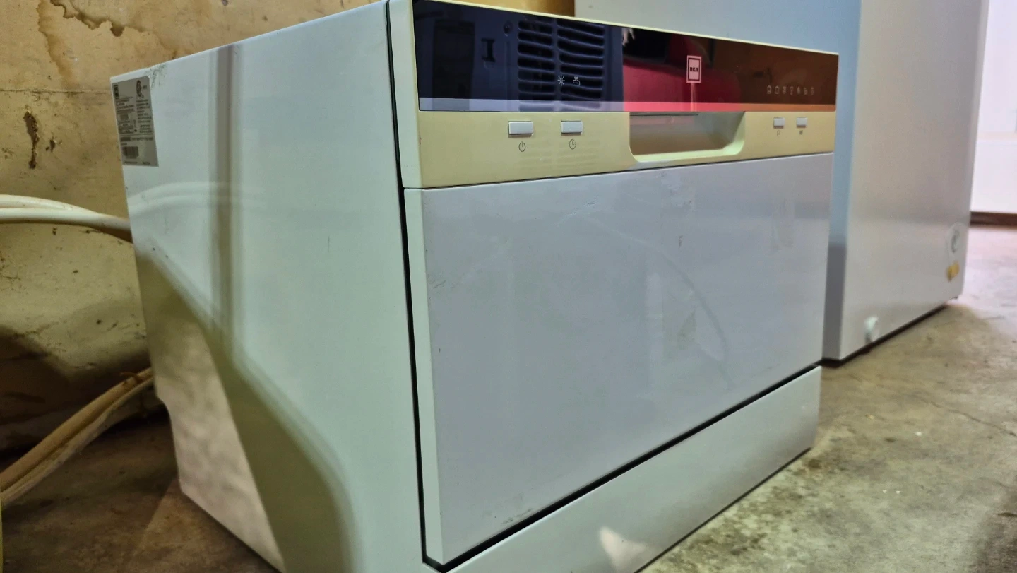 RCA Counter Top Dishwasher RDW3208-B | Karrot