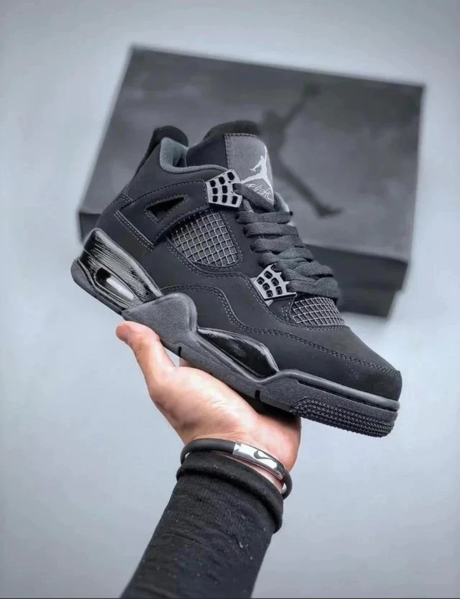 Air Jordan 4 Retro Black Cat | Karrot