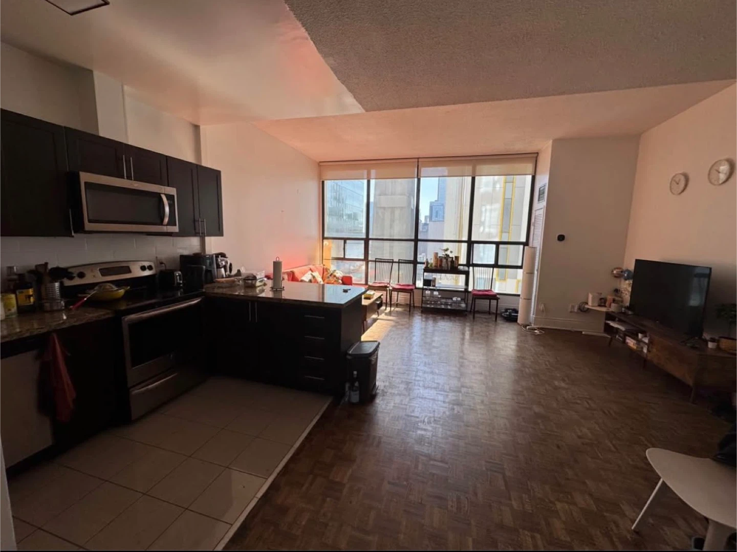 Private Spacious Room on Rent in Downtown | Karrot