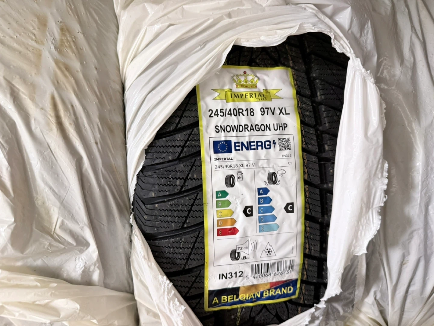 Imperial Snowdragon UHP 245/40R18 97V XL Tires | Karrot