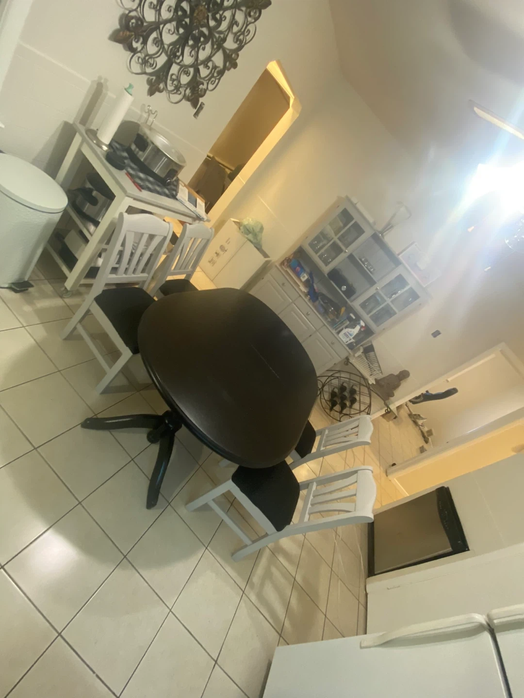 Oval Table with Hutch and 4 Chairs & Leaf | Karrot