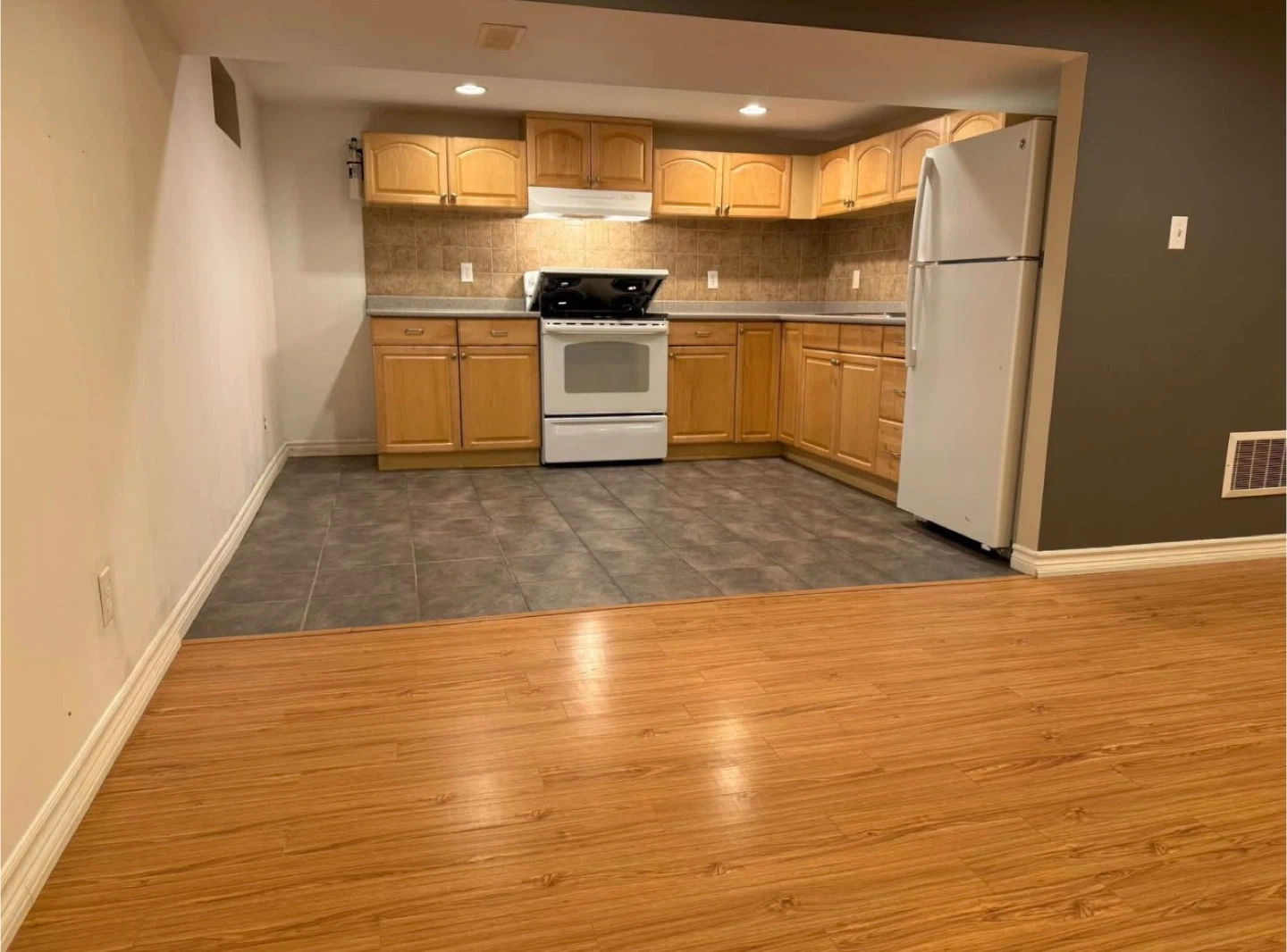 2 bedroom for rent | Karrot