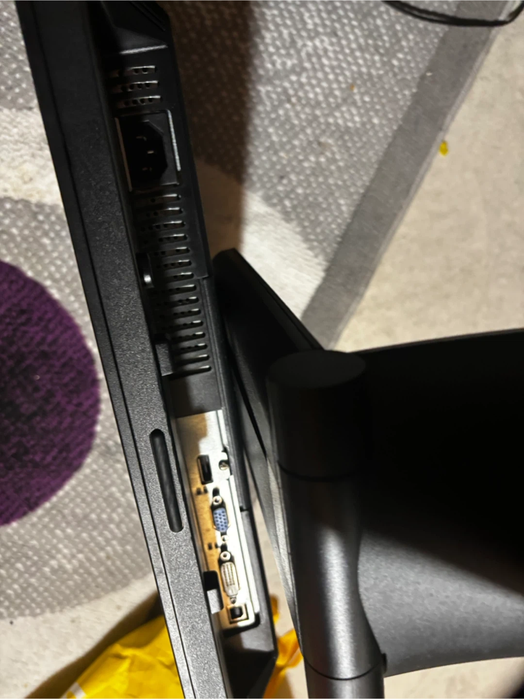 HP EliteDisplay E220i Monitor & HP Desktop | Karrot