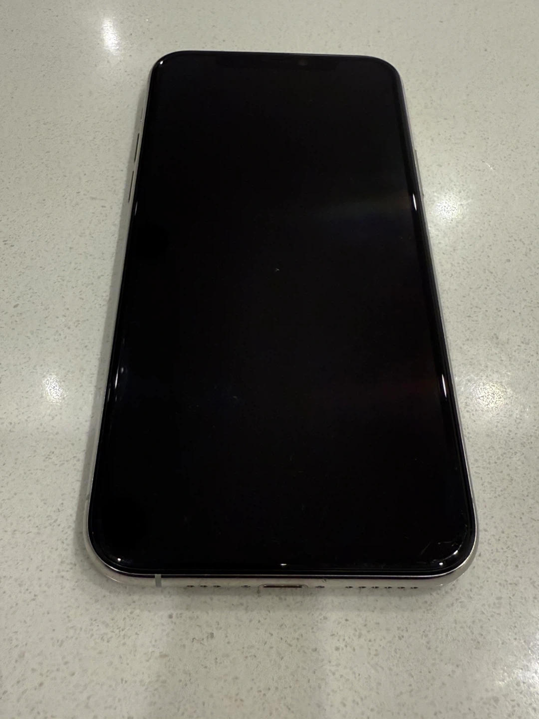 Apple iPhone 11 Pro - White | Karrot