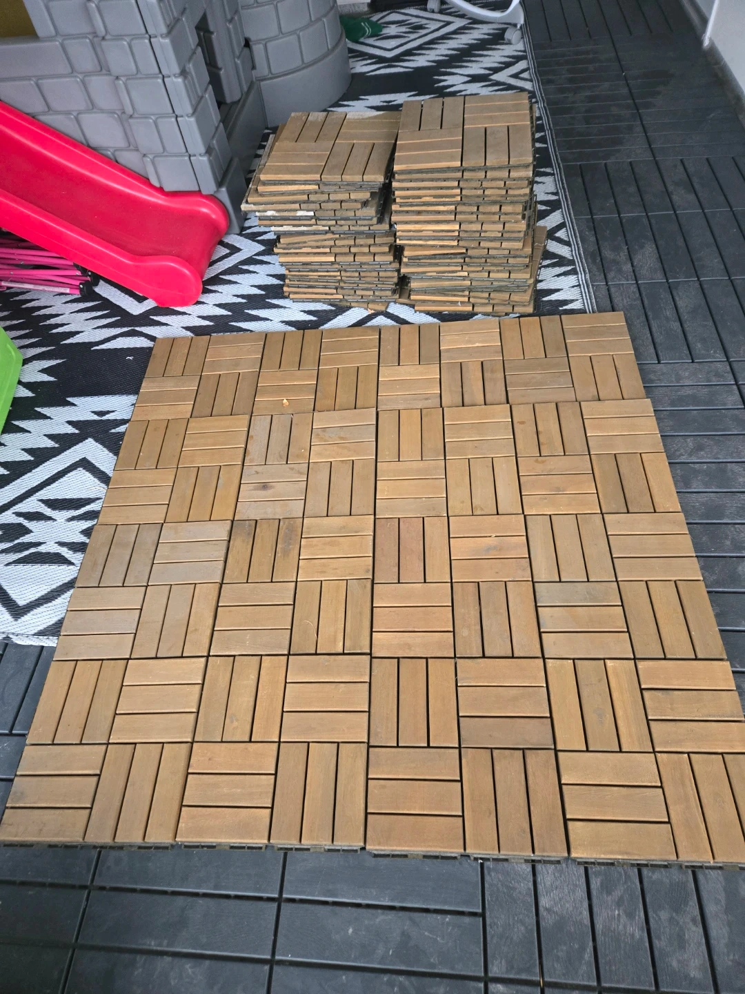 54 ikea runnen tiles 1ft x 1ft | Karrot