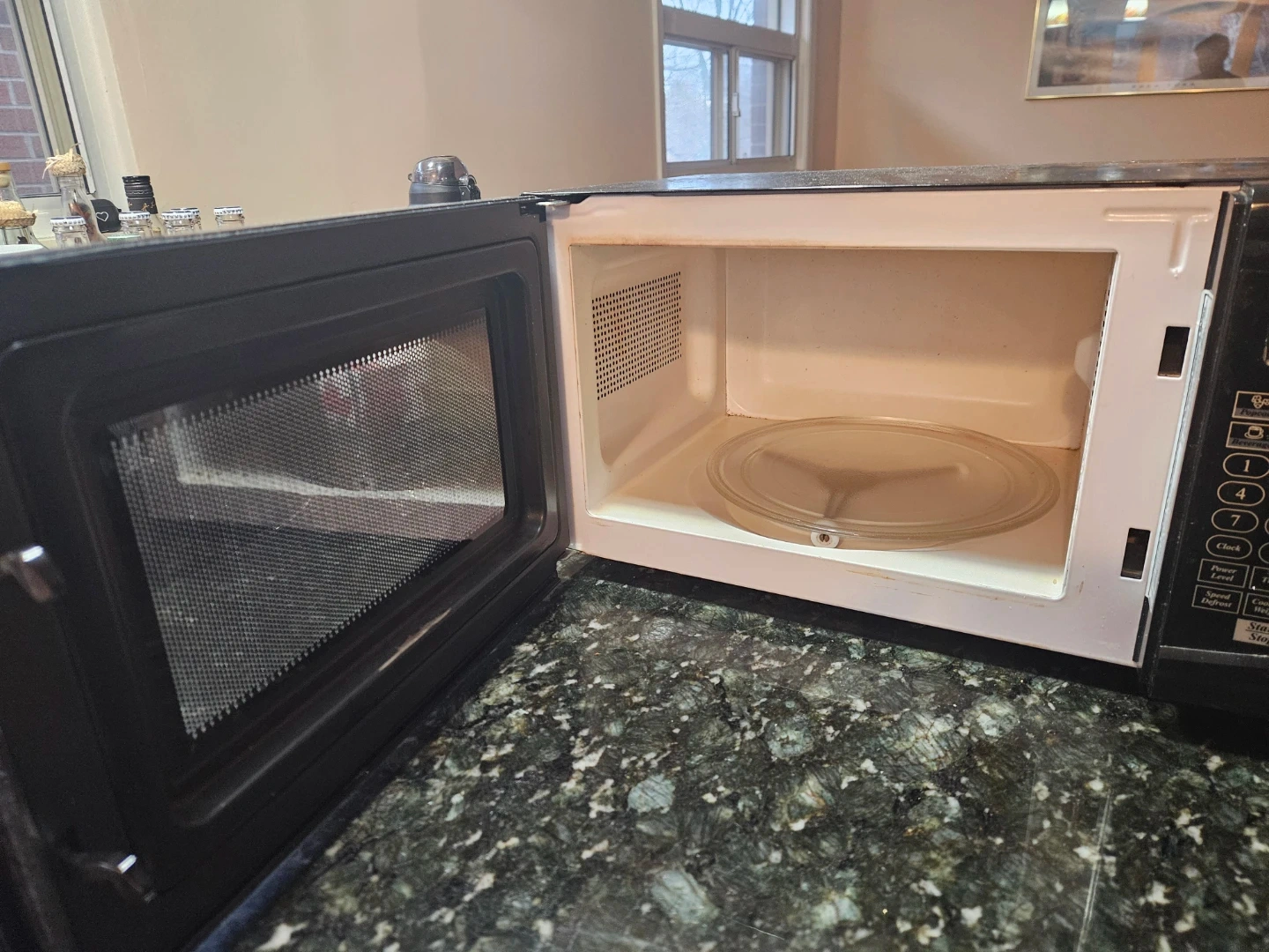 Danby Designer Microwave | Karrot