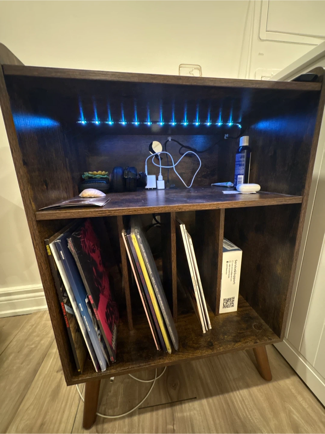 Retro Record Player Stand with LED Lights | Karrot