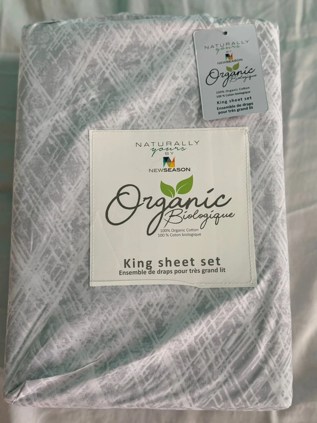 Northern Life Queen Flannel Sheet Set - New | Karrot