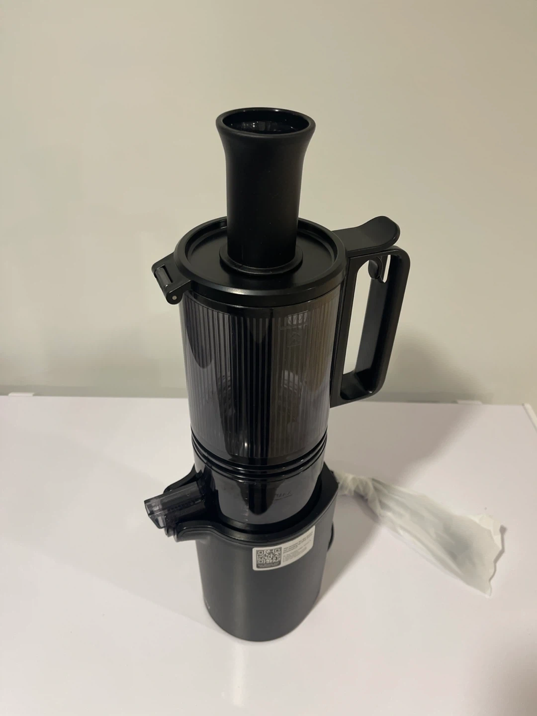Hurom Slow Juicer - Black | Karrot