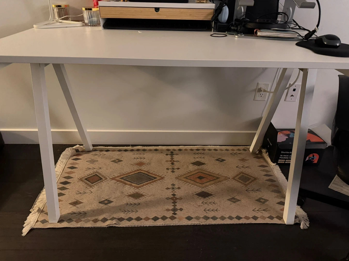 White Modern Desk | Karrot