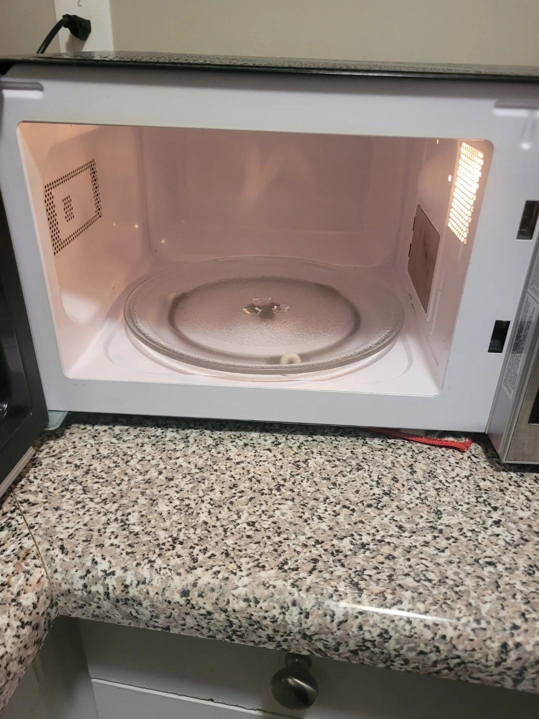 Hamilton Beach Microwave Oven | Karrot