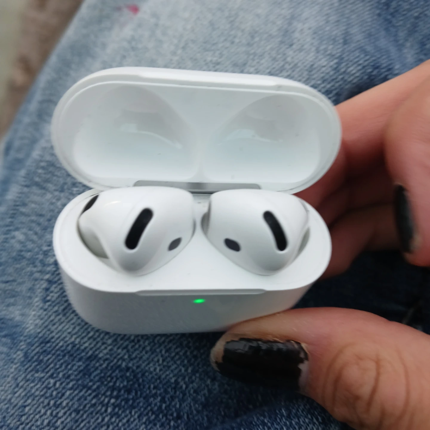 Airpods 4 | Karrot