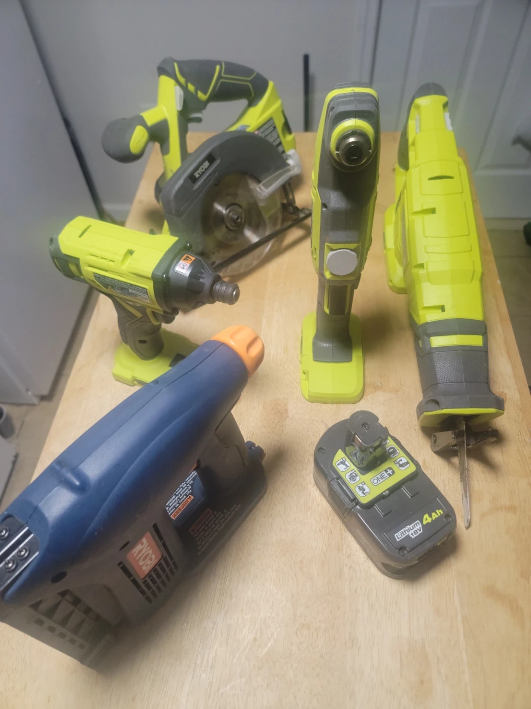 Ryobi Power Tool Set | Karrot