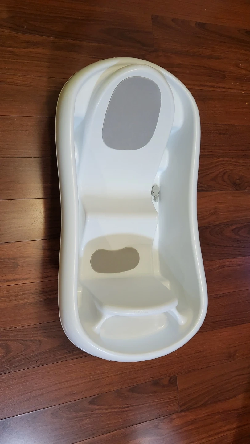 The First Years newborn to toddler Bathtub | Karrot