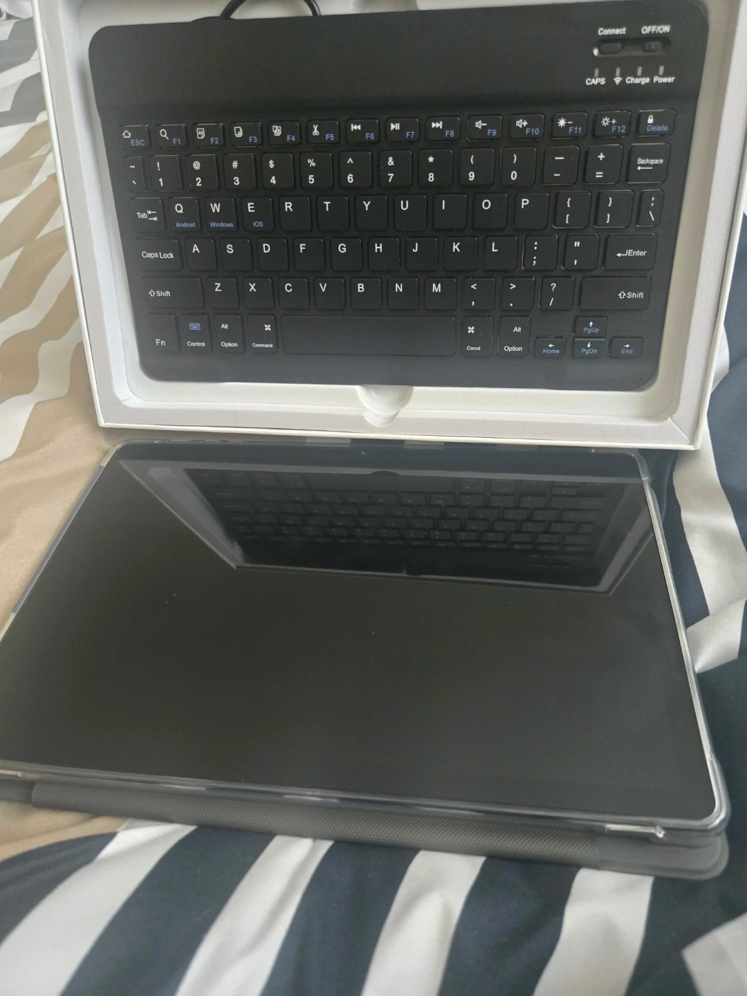 Tablet T90 w/ Keyboard & Accessories | Karrot