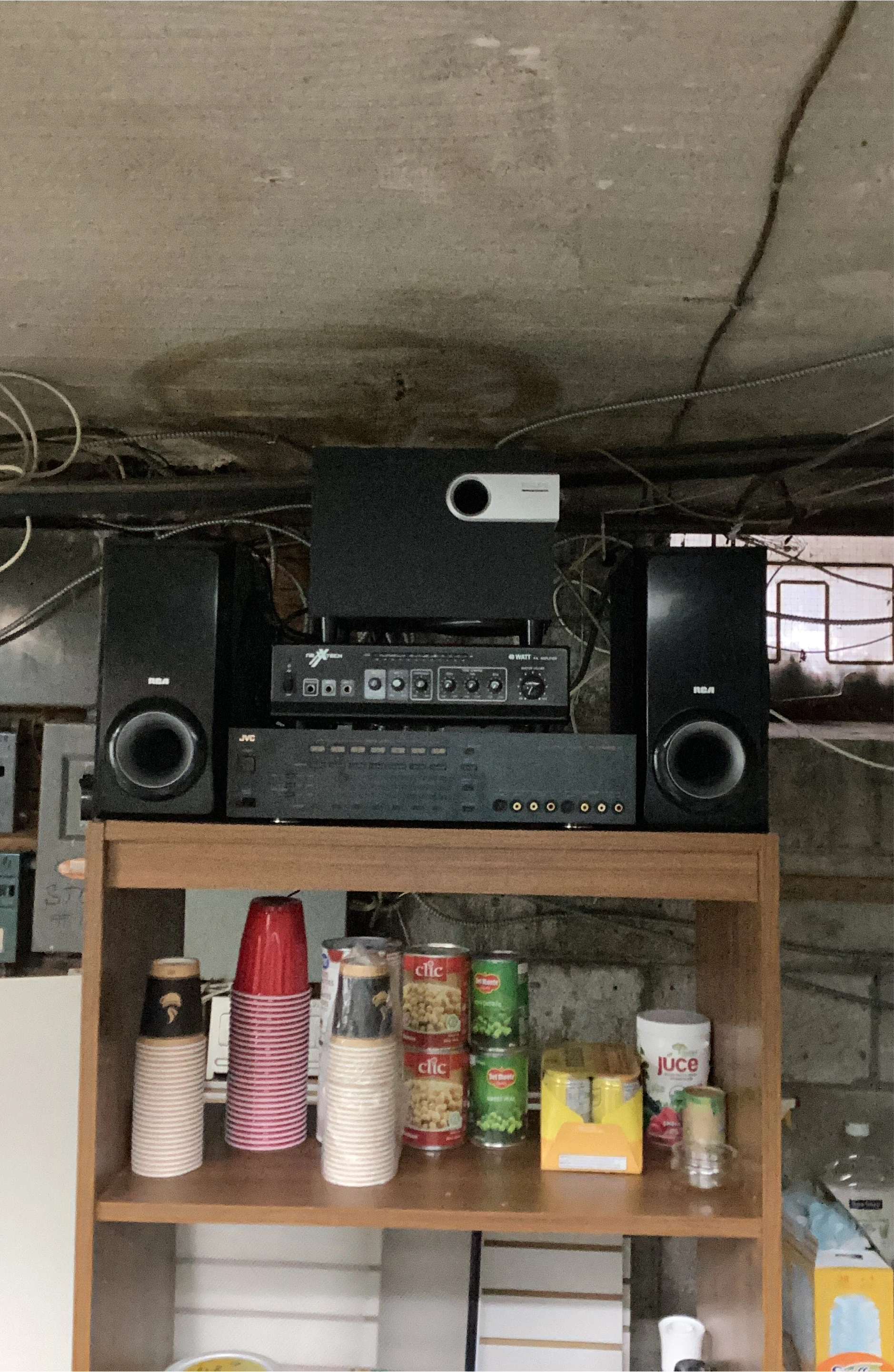 RCA Speakers, JVC Amplifier, and Subwoofer | Karrot