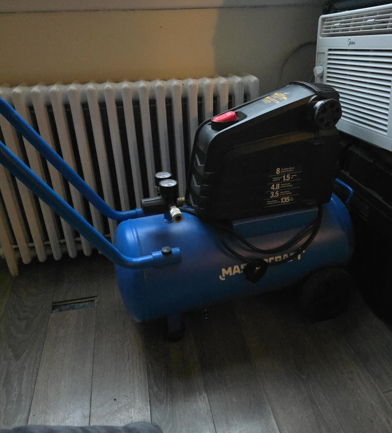 Mastercraft 8 Gallon Air Compressor | Karrot